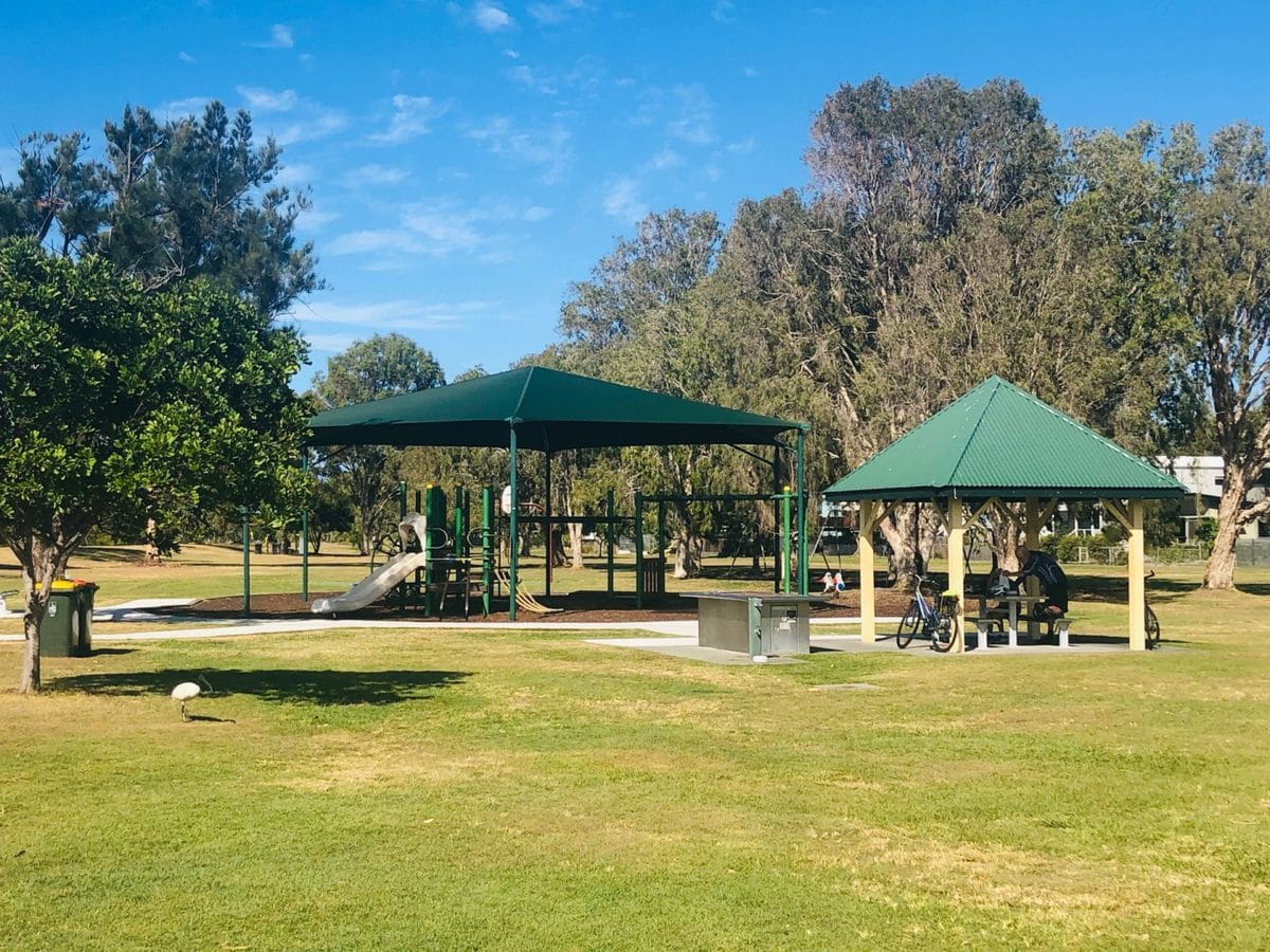 REVIEW: Nudgee Beach | A Secret Swimming Spot for Kids (and Dogs ...