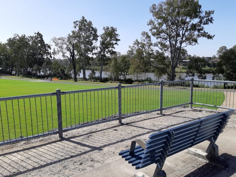 Rocks Riverside Park: Waterplay at Seventeen Miles Rocks